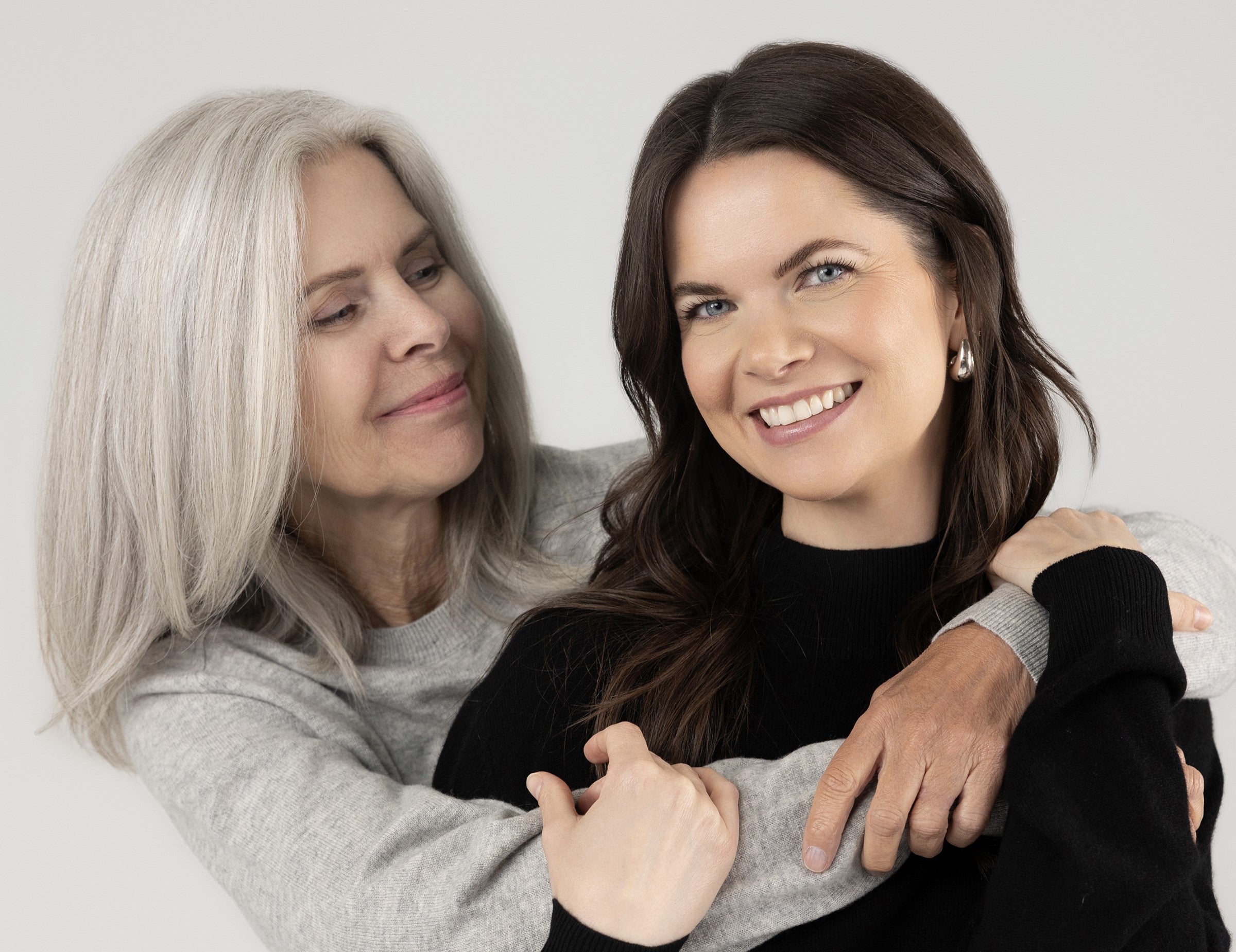 Shelby & Courtney’s Story: A Bond Woven Through Life – Pogn
